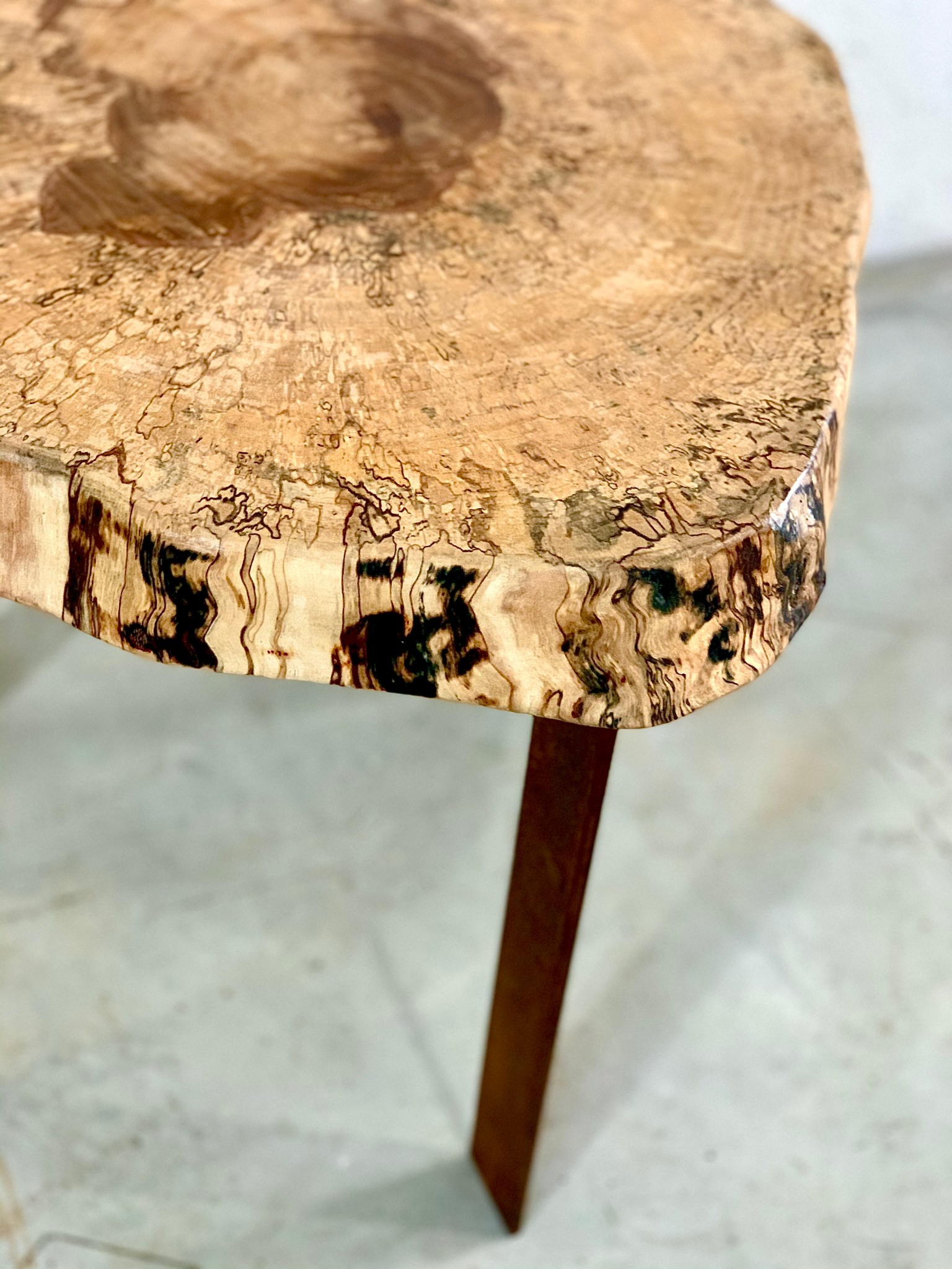 Tavolino legno di betulla | QUANDO L’ARTE INCONTRA IL DESIGN