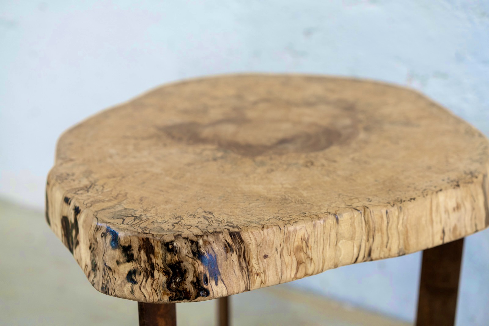 Tavolino legno di betulla | QUANDO L’ARTE INCONTRA IL DESIGN