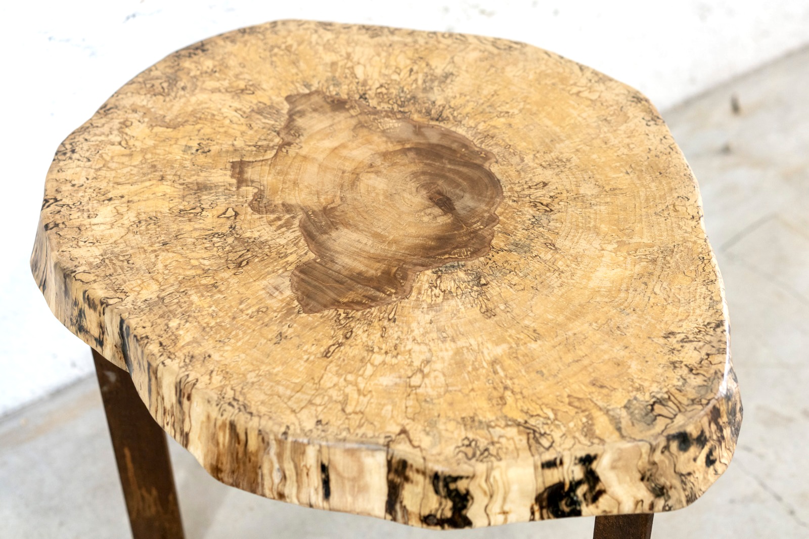 Tavolino legno di betulla | QUANDO L’ARTE INCONTRA IL DESIGN